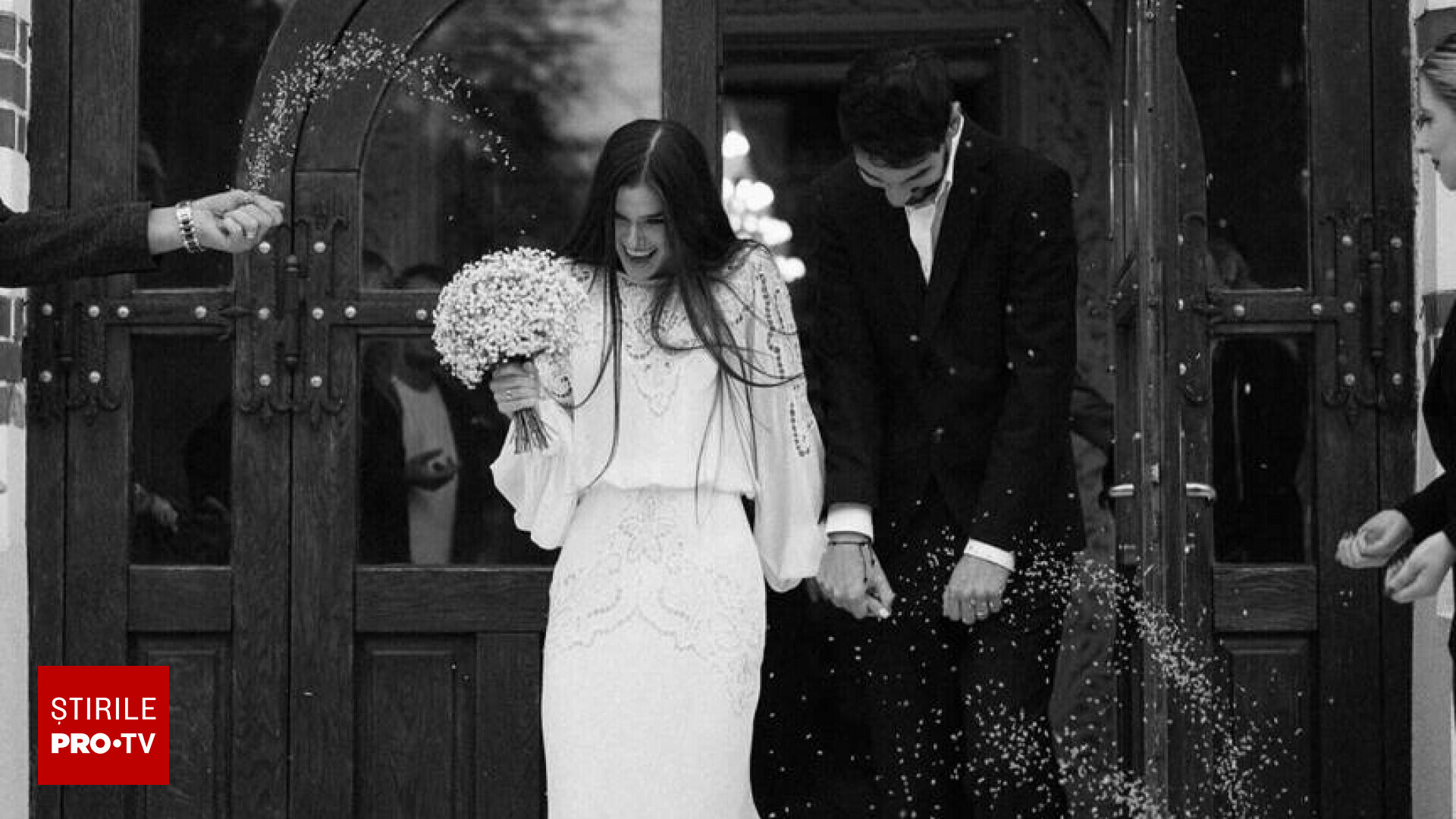 Theo Rose și Anghel Damian s-au căsătorit. Primele imagini cu artista în rochie de mireasă. „Așa ...