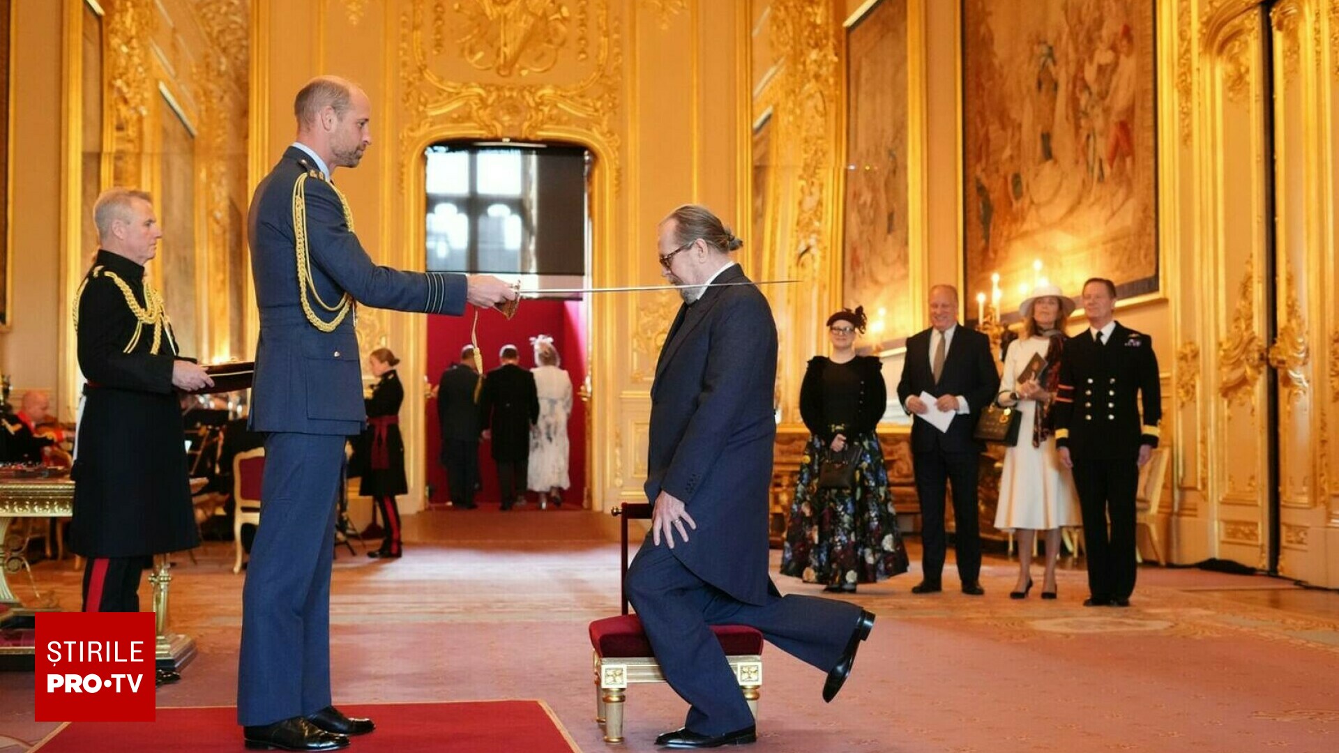 Prințul William l-a numit cavaler pe Gary Oldman la Castelul Windsor ...