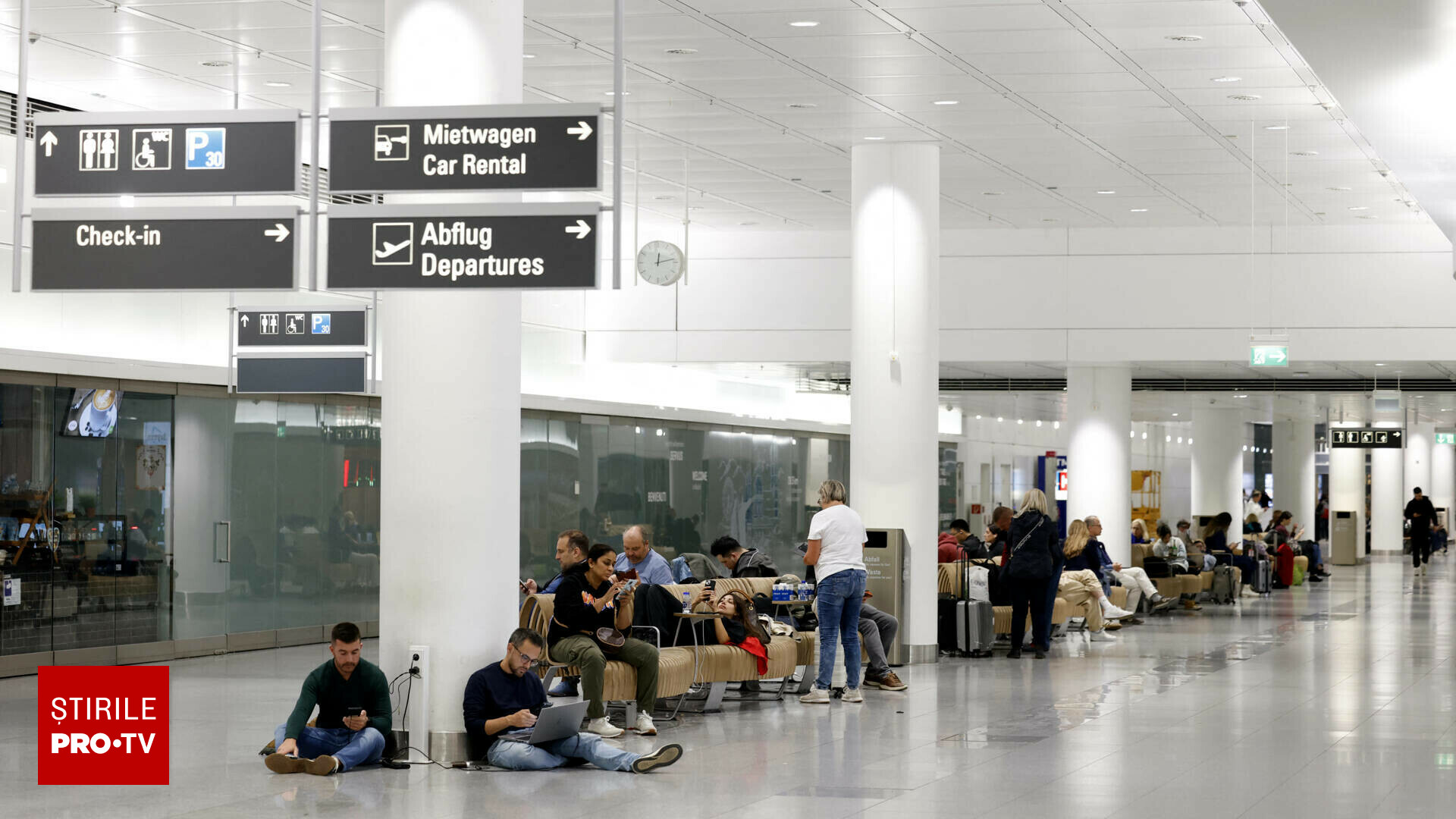 Haos pe aeroportul din München. Mai multe zboruri au fost anulate sau deviate după apariția unor ...