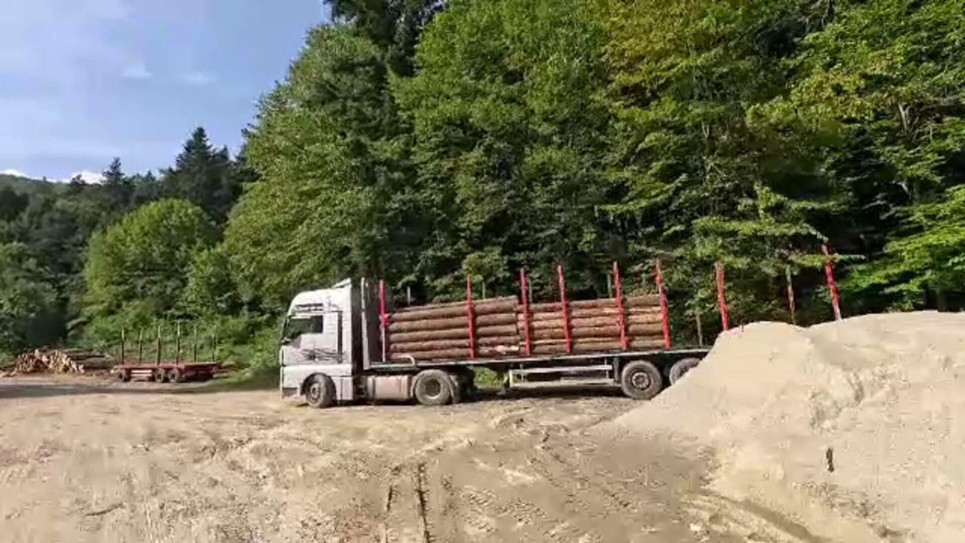 Arii protejate din birou. Primarii spun că specialiștii n-au fost pe ...