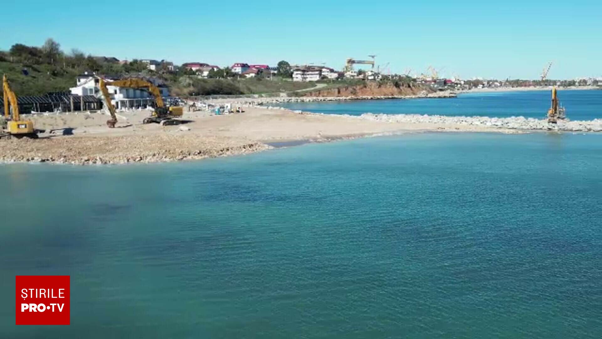 În zonele unde au fost extinse plajele urmează să fie plantate alge în ...