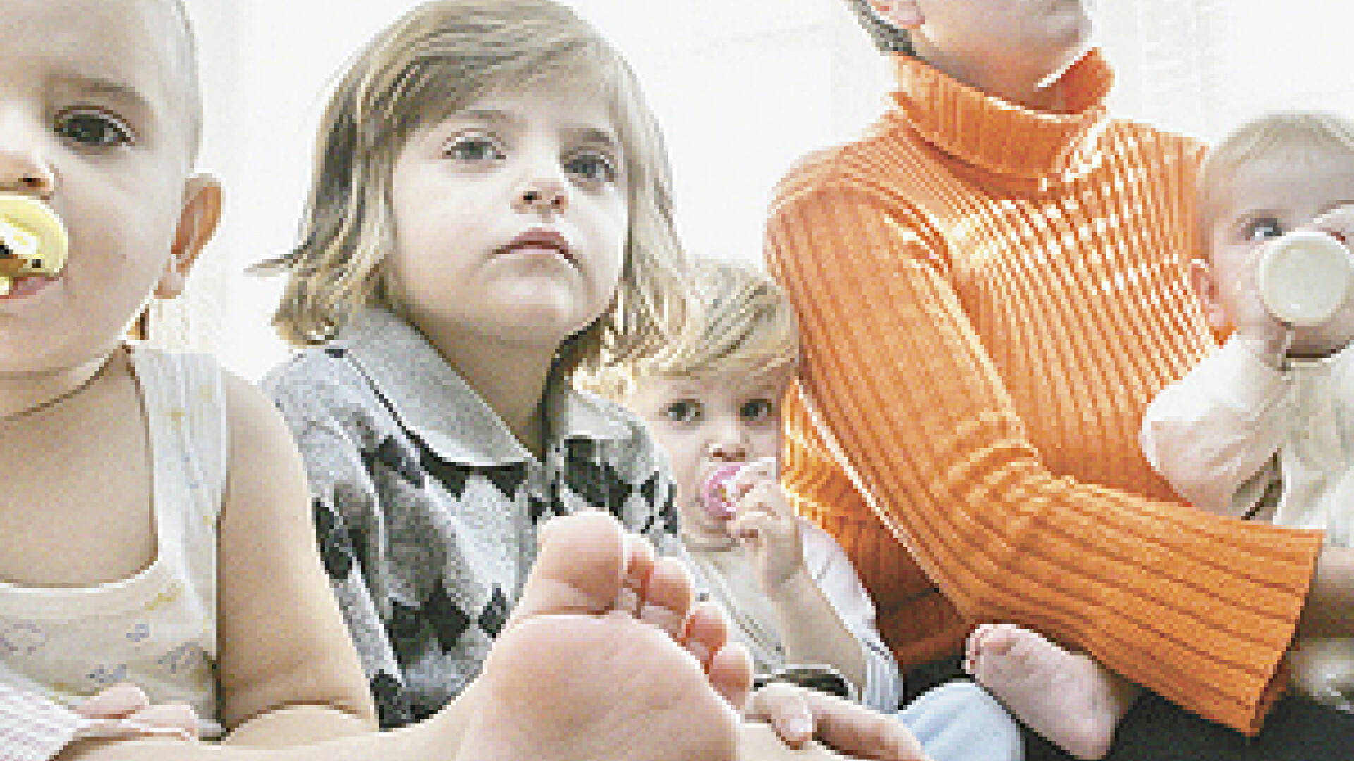 Isi declara copiii handicapati, ca sa incaseze inca un an banii de ...