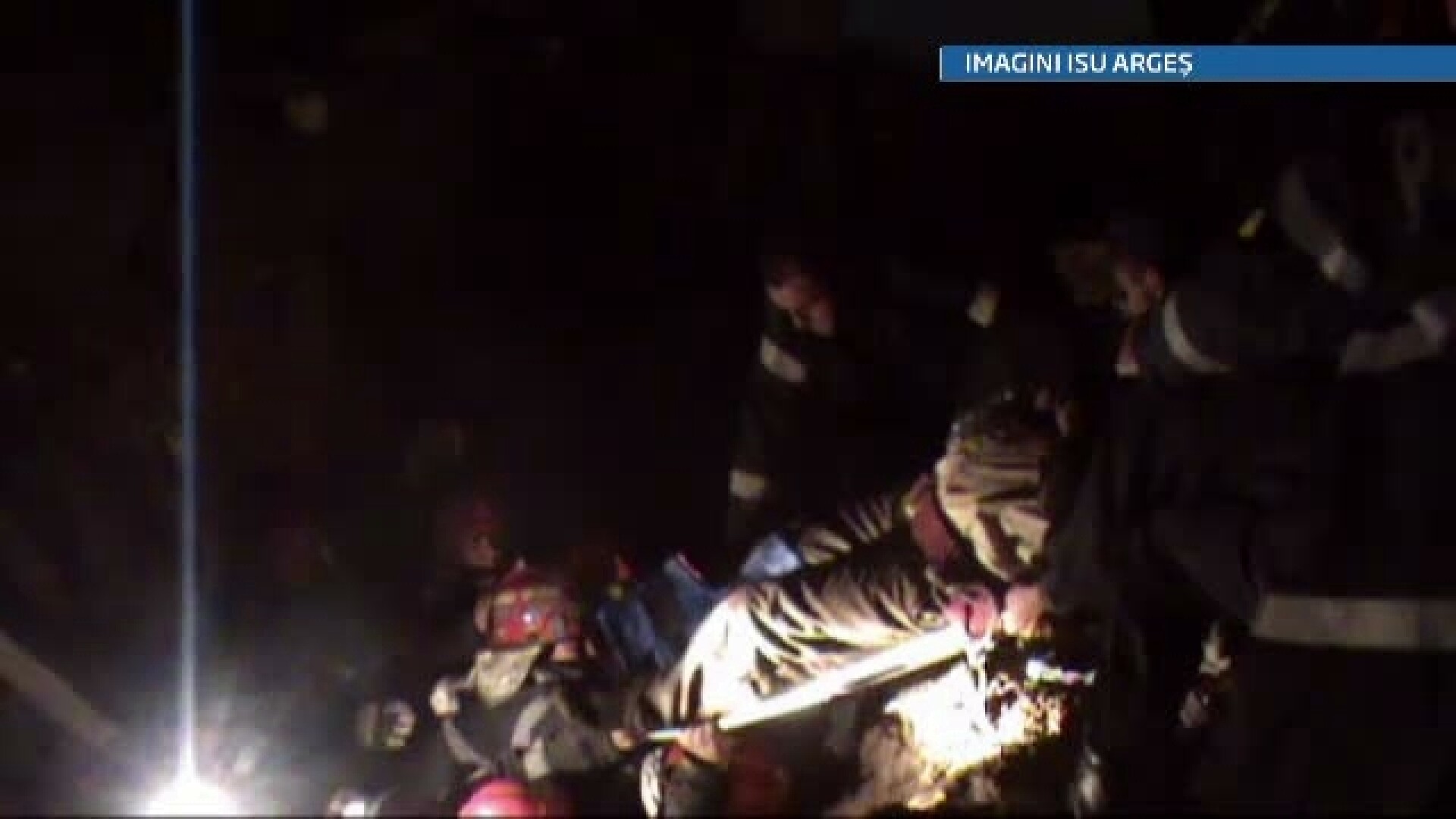 Ingropat de viu. Un muncitor care sapa fundatia unui beci a murit ...