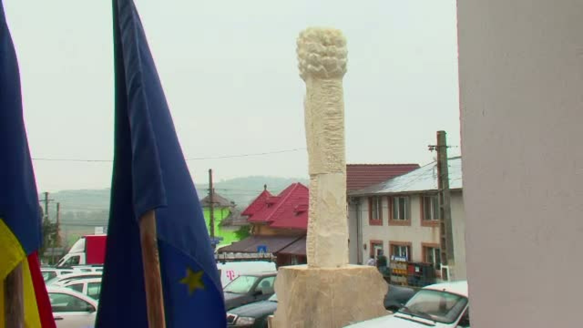 Localitatea Maciuca are de acum un monument reprezentativ: o maciuca ...