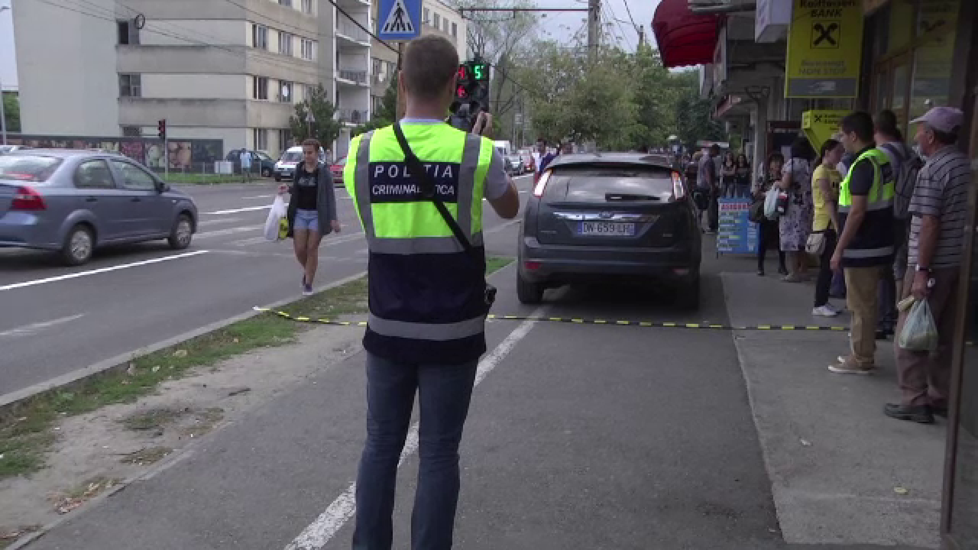Un barbat in varsta de 72 de ani, ranit de o masina care mergea cu ...
