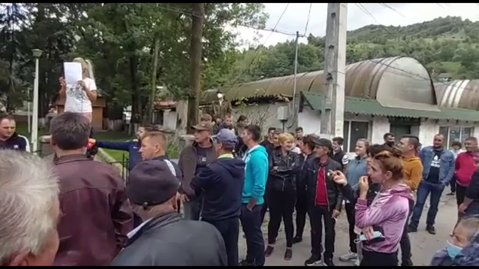 Protest în Argeș. Localnicii se plâng că autoritățile nu fac nimic în ...