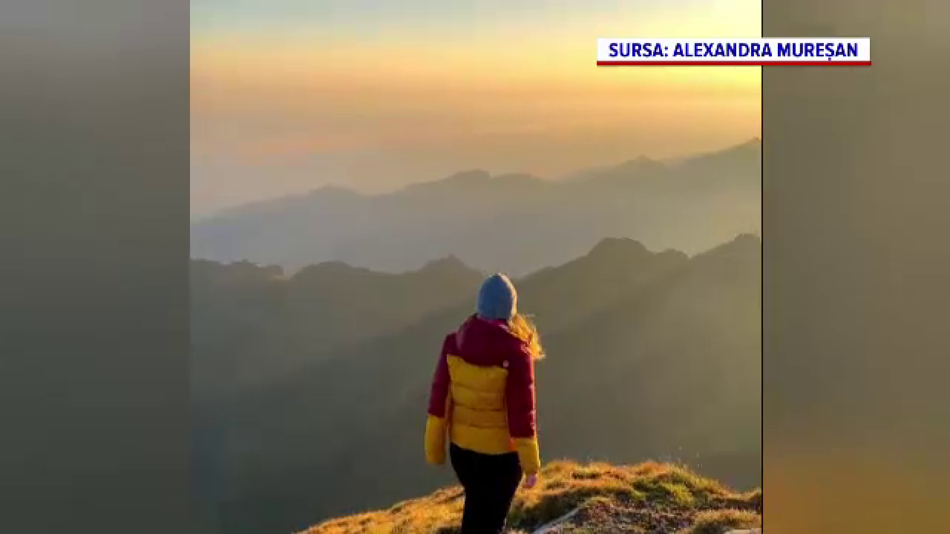 Turiștii au profitat de vremea călduroasă și s-au avântat în drumeții ...