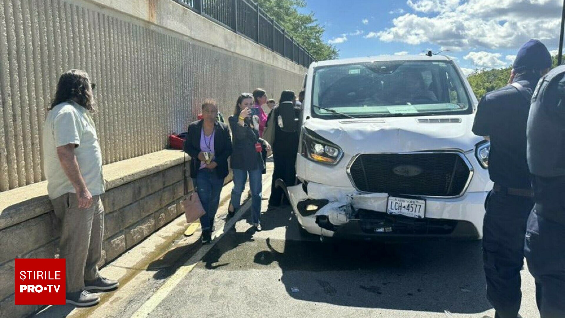 Convoiul candidatului democrat la vicepreşedinţia SUA, Tim Walz ...