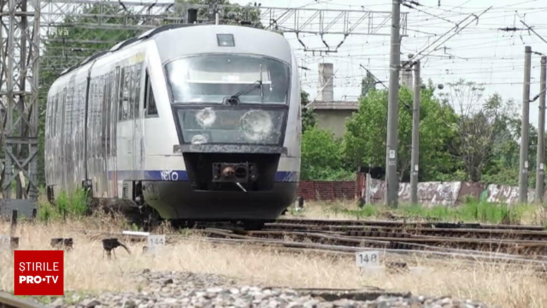 „Trenul groazei” care a făcut aproape o zi de la Oradea la București. O ...