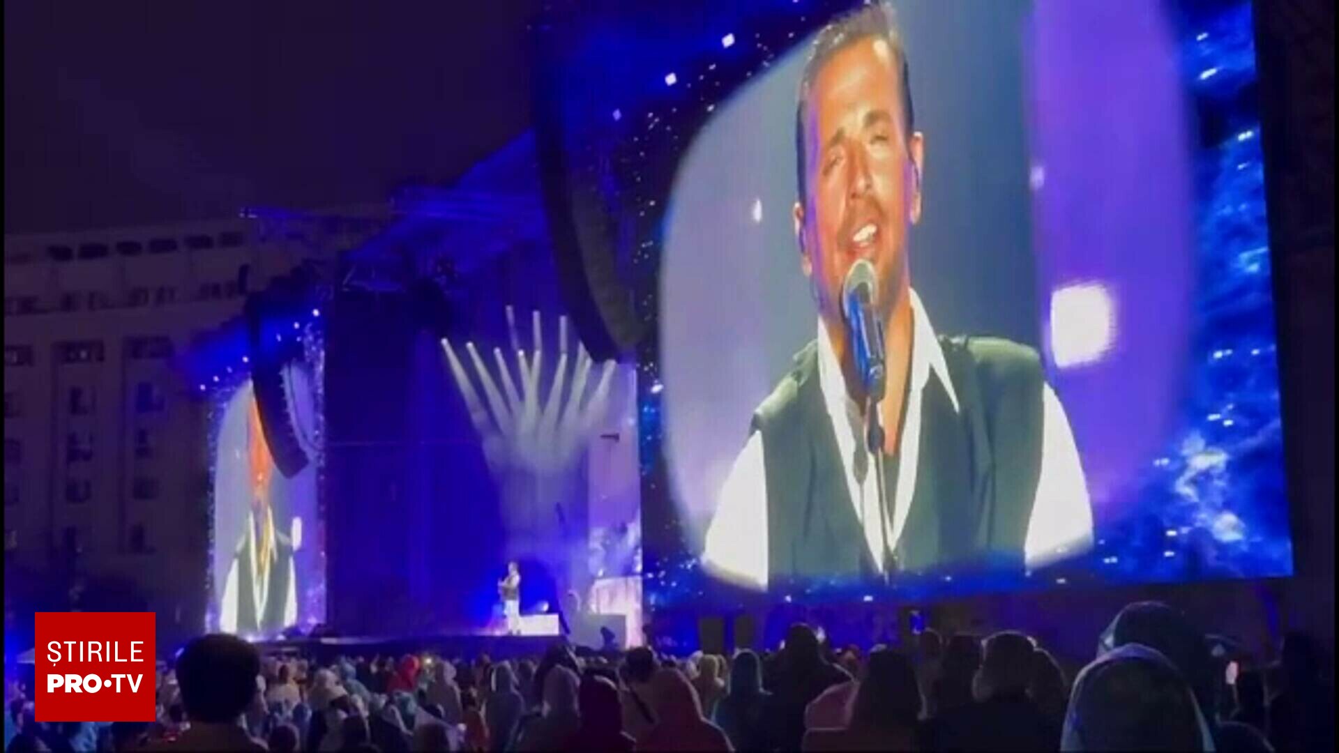 Nikos Vertis și Andra au făcut spectatorii să aprecieze ploaia, la ...