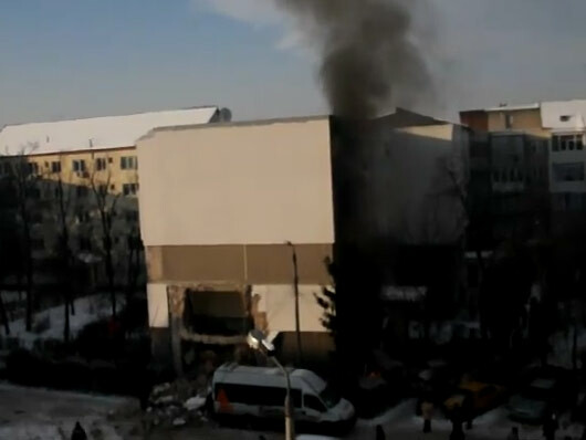 Explozie si incendiu intr-un bloc din Bacau | Blue Press Online