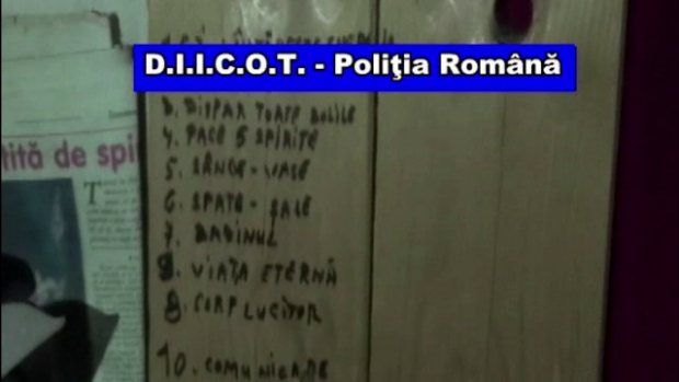 Studente din Tg. Mures, Romania, racolate intr-o secta si obligate sa ...