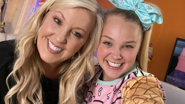 JoJo Siwa, adolescenta celebră pe YouTube care a devenit "fabrică de ...