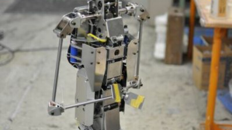 Robotii pacifisti din Sibiu sunt pusi pe distractie - Stirileprotv.ro