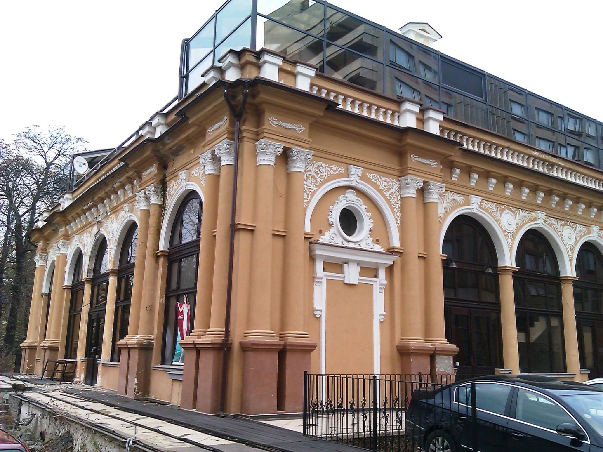 Cazinoul din Arad a ajuns in paragina. Vezi cum arata cladirea ...