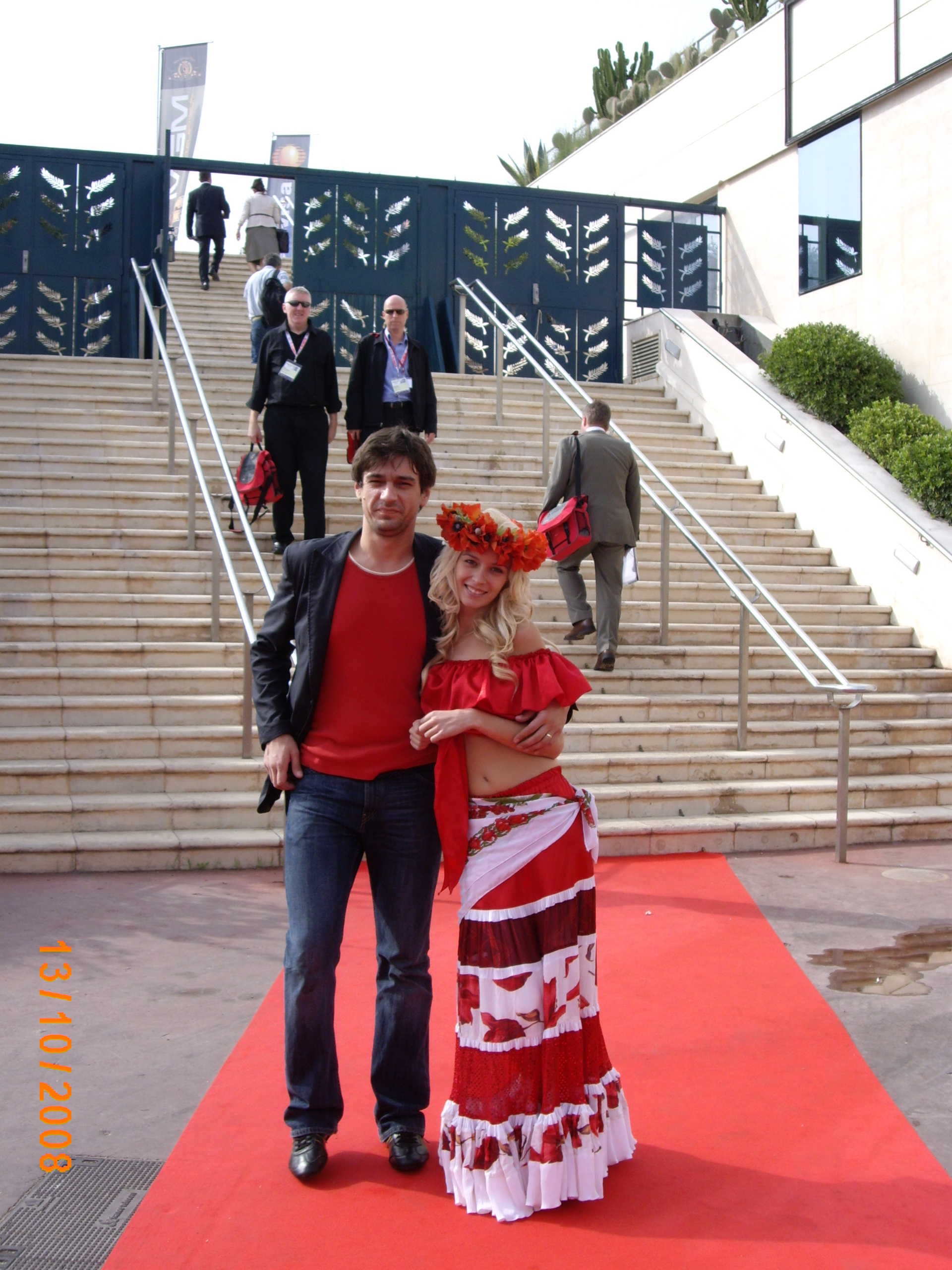 Actorii din "Regina" au facut spectacol la Cannes - Stirileprotv.ro